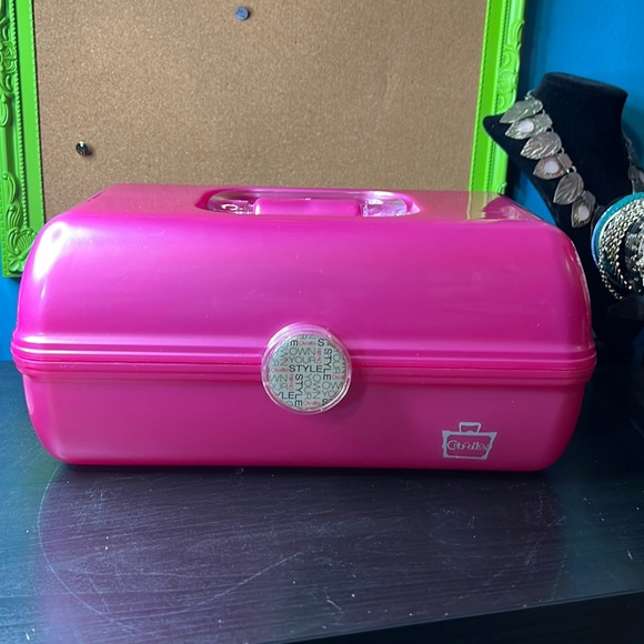 Caboodles | Bags | Vintage Caboodles 2 Tier Pink Travel Makeup Case ...